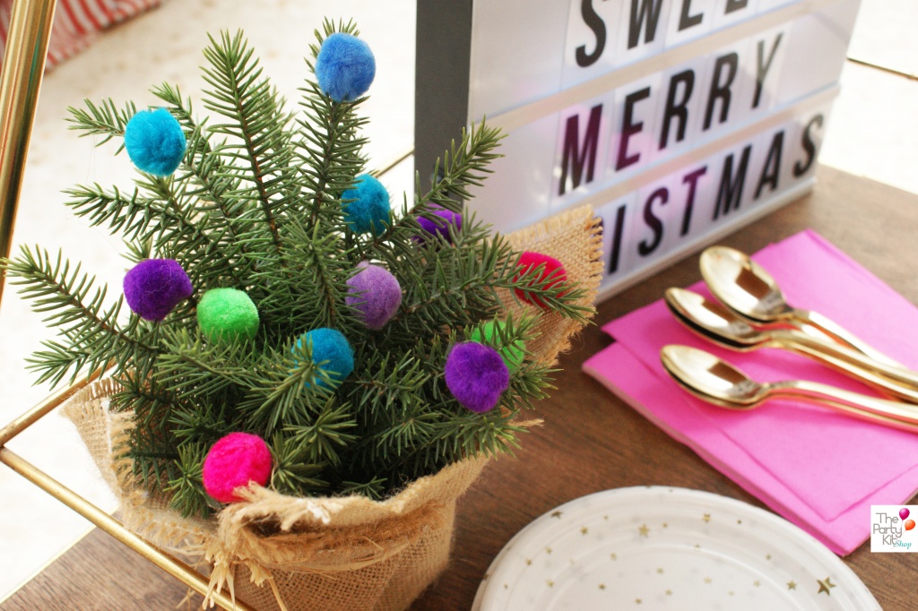 Easy Pom poms Mini Christmas tree DIY - The Party Kit Shop